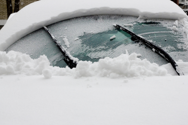Winter Tips for Your Windshield Wiper Blades | AAA Oregon/Idaho